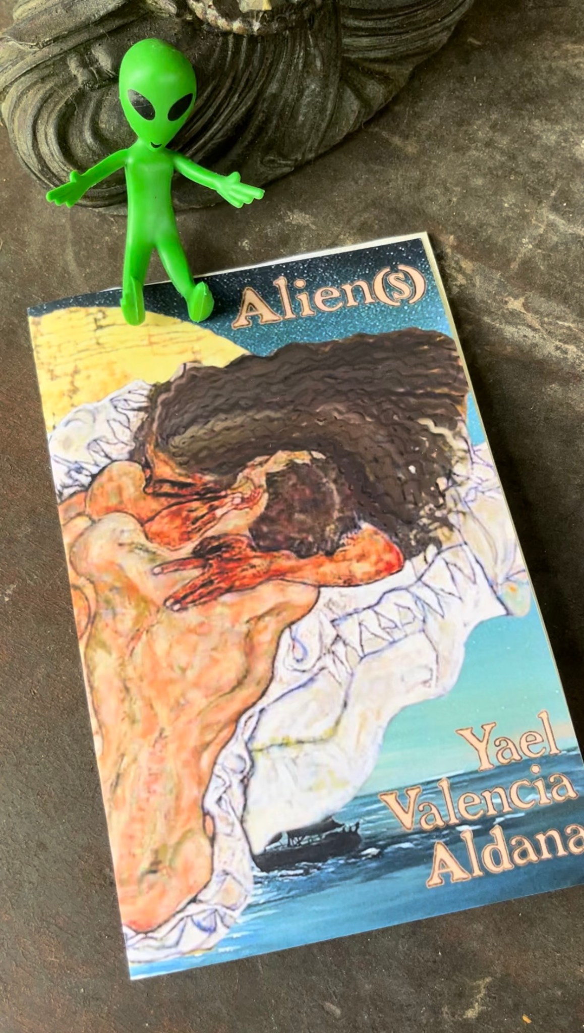 Books | Yael Valencia Aldana